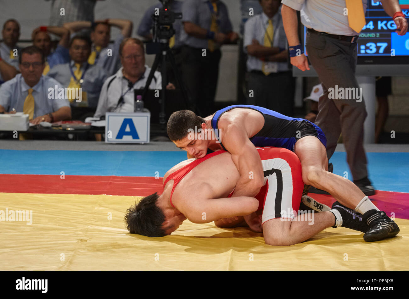 Wrestlers wrestling mat hi-res stock photography and images - Alamy