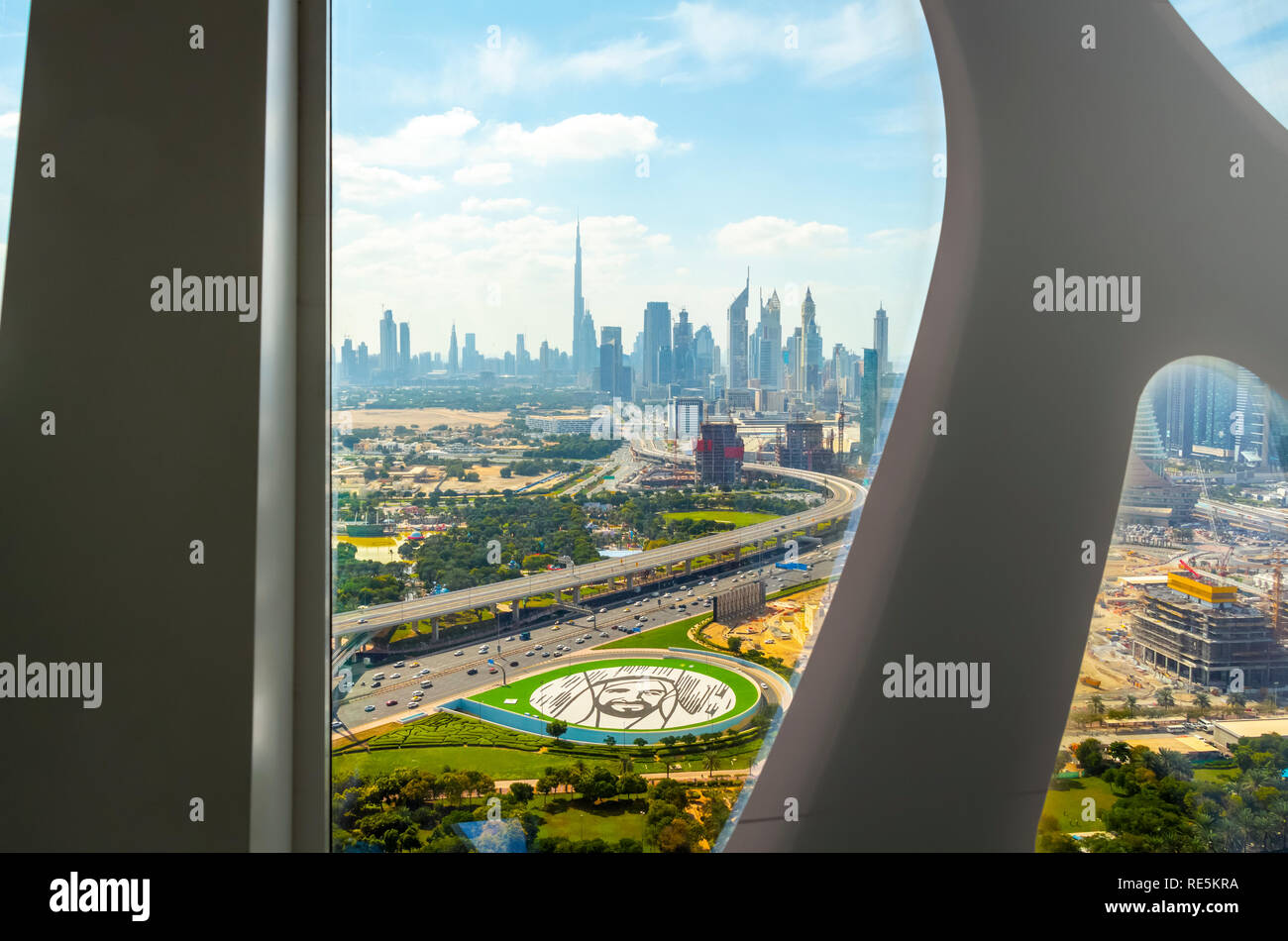 Dubai frame landscape hi-res stock photography and images - Alamy