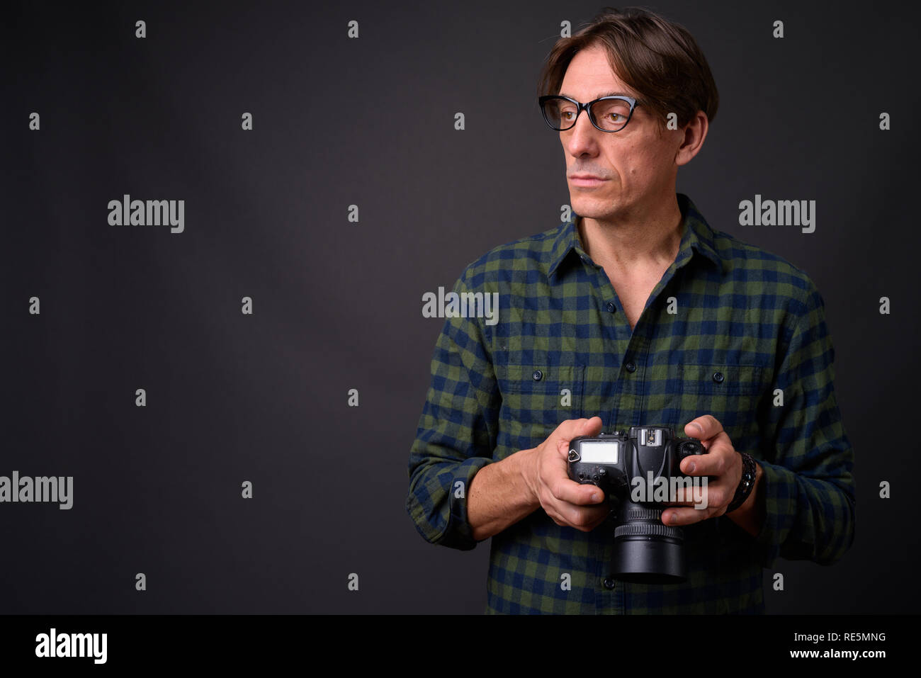 How dslr camera hi-res stock photography and images - Alamy