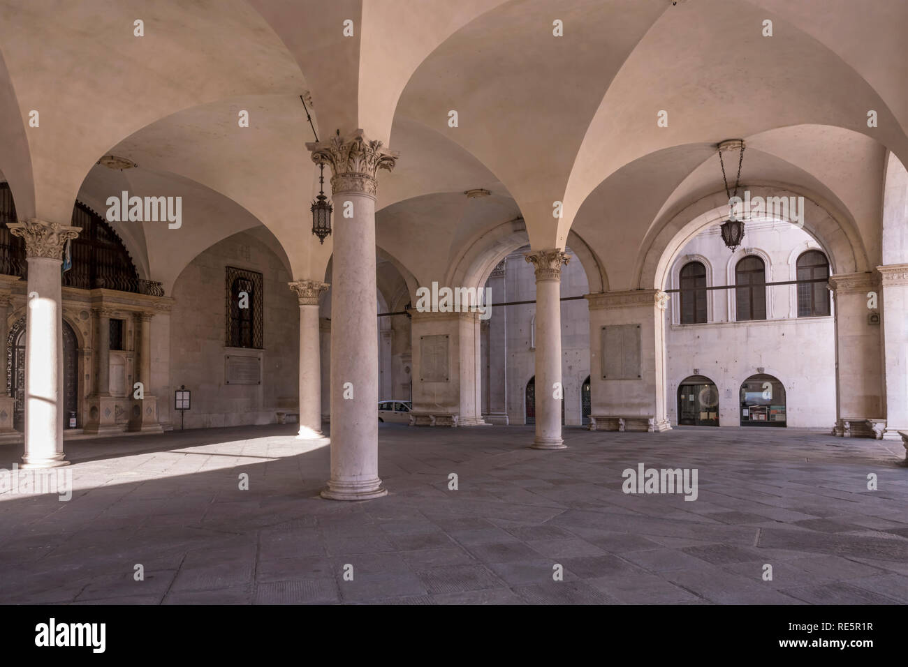 Renaissance vaults hi-res stock photography and images - Alamy