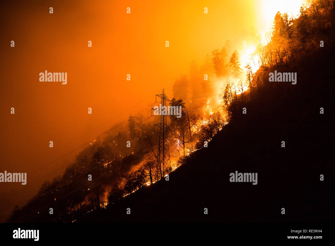 Electric line on fire hi-res stock photography and images - Alamy