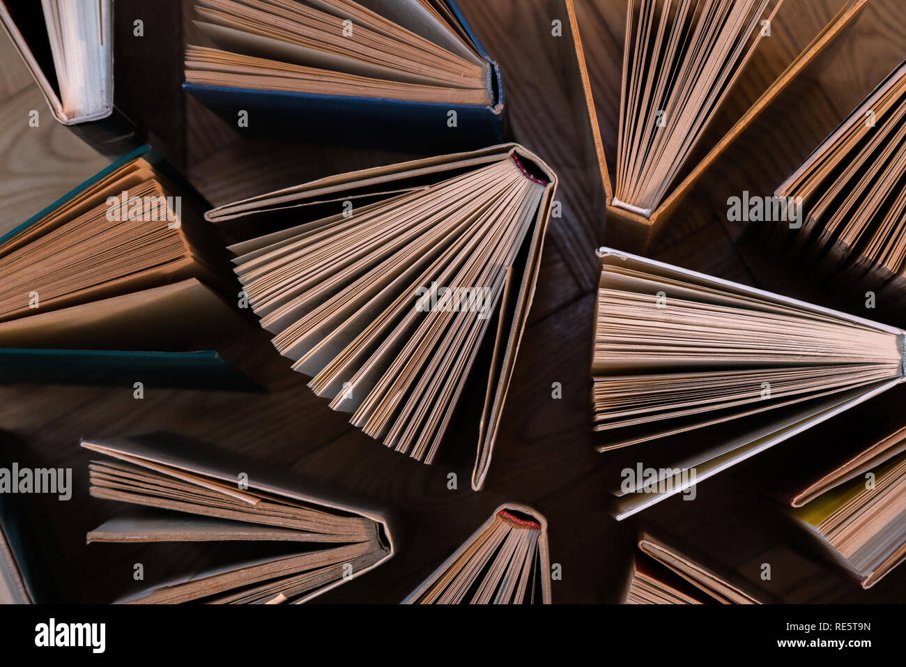 Self improvement books hi-res stock photography and images - Alamy