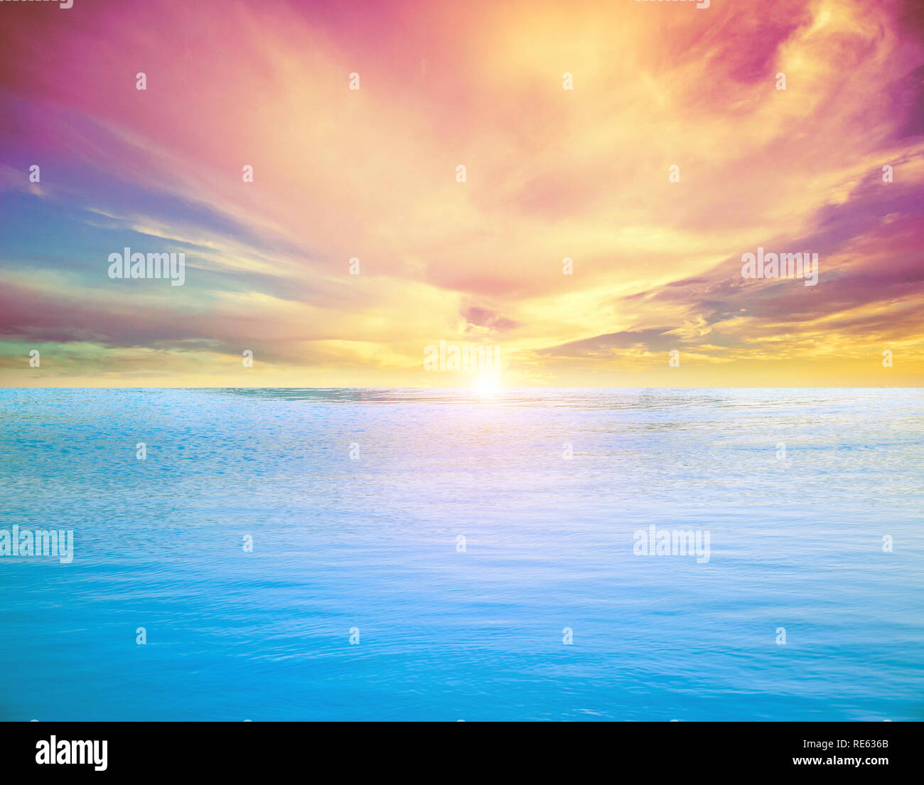 Sky clouds horizon ocean hi-res stock photography and images - Alamy