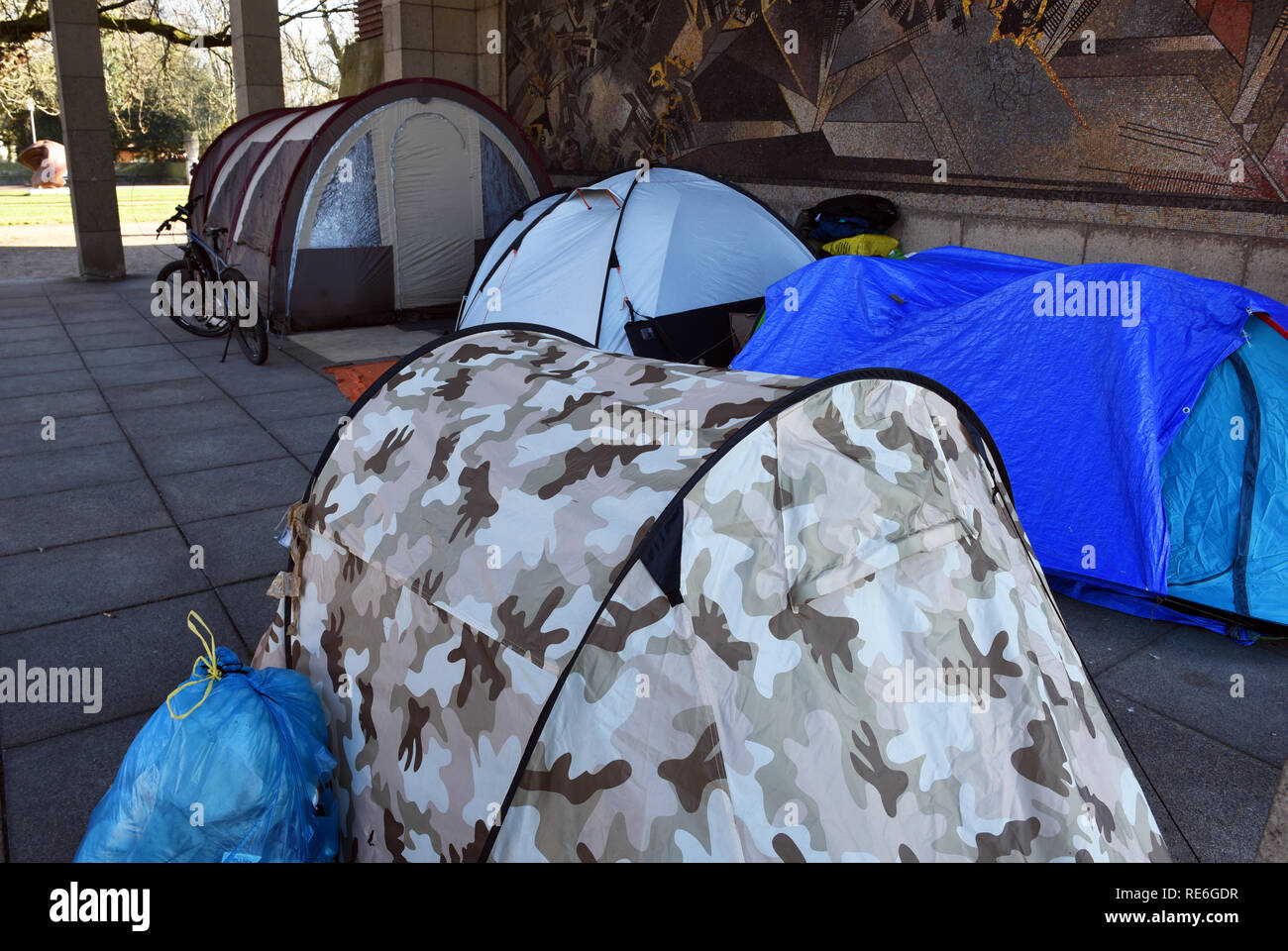 Dusseldorf, Germany. 20th Jan 2019. Homeless tents stand in a pavilion ...