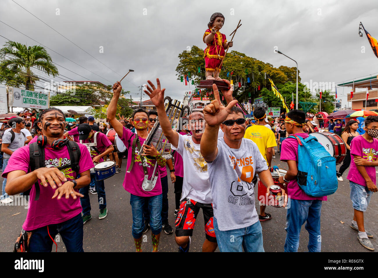 Philippines religious procession icon hi-res stock photography and ...