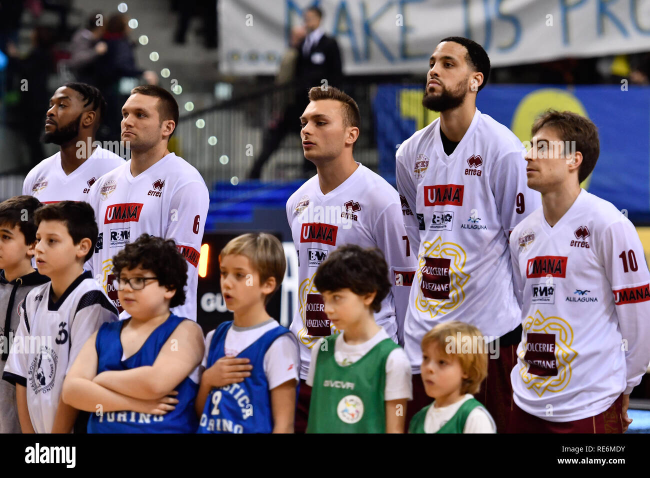 Venezia basket hi-res stock photography and images - Alamy