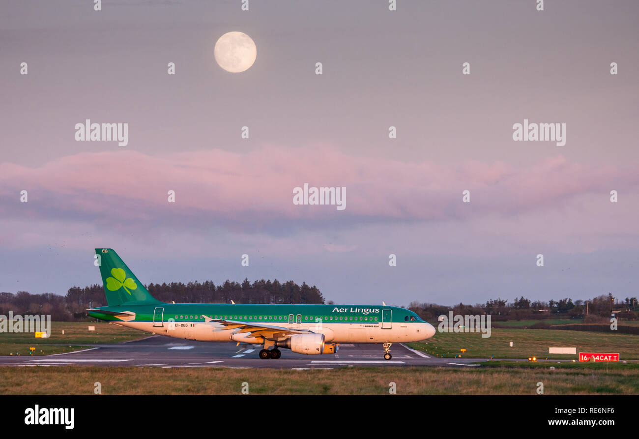 January full moon ireland hi-res stock photography and images - Alamy