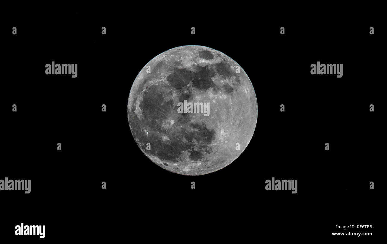 Zoom moon hi-res stock photography and images - Alamy