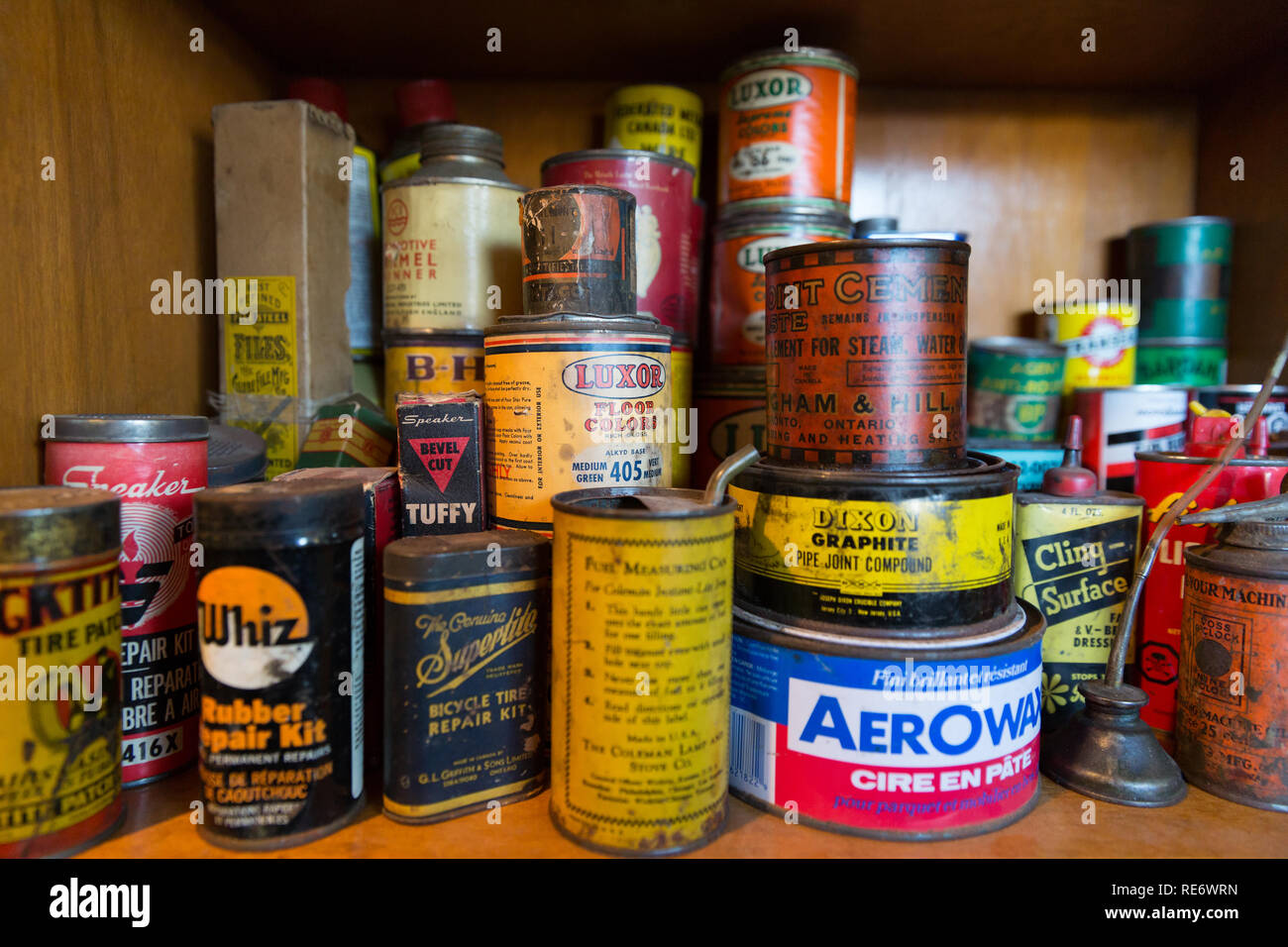 Retro cleaning products hi-res stock photography and images - Alamy