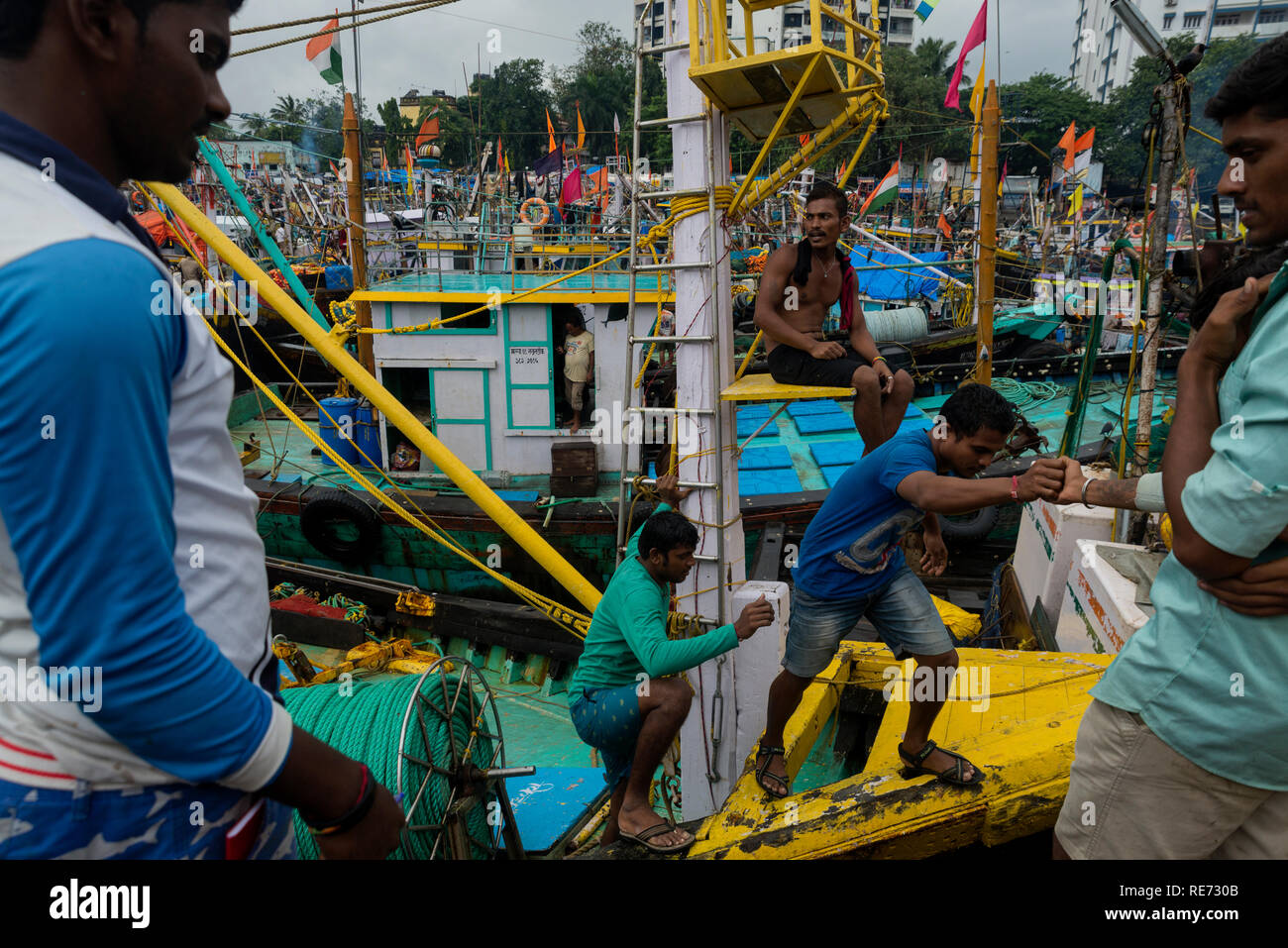 Daily Life in Mumbai Stock Photo - Alamy