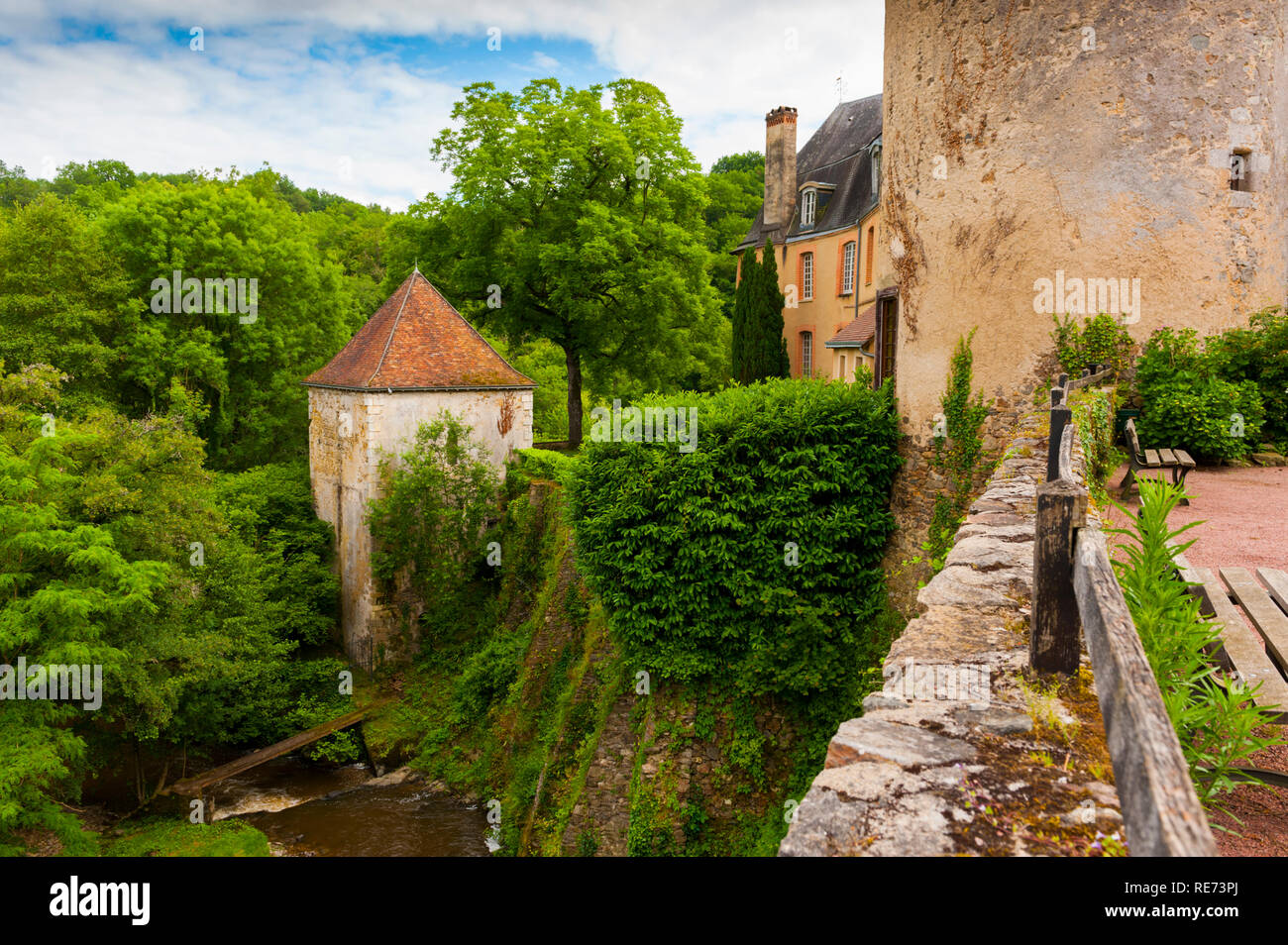 France, Indre (36), Gargilesse-Dampierre, Gargilesse castle Stock Photo ...
