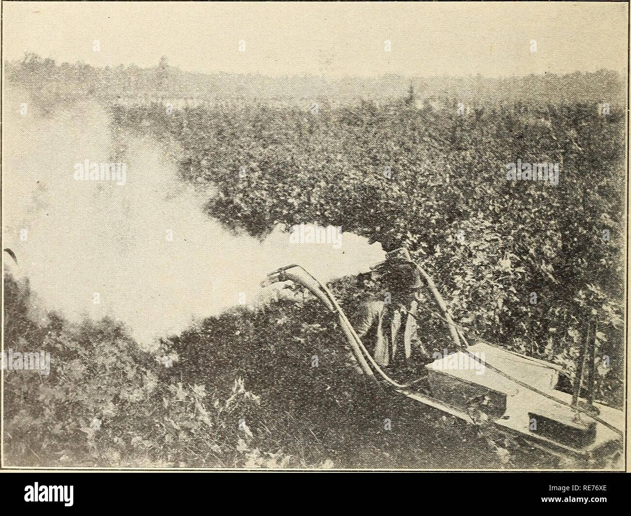 Machine guns pulled hi-res stock photography and images - Alamy