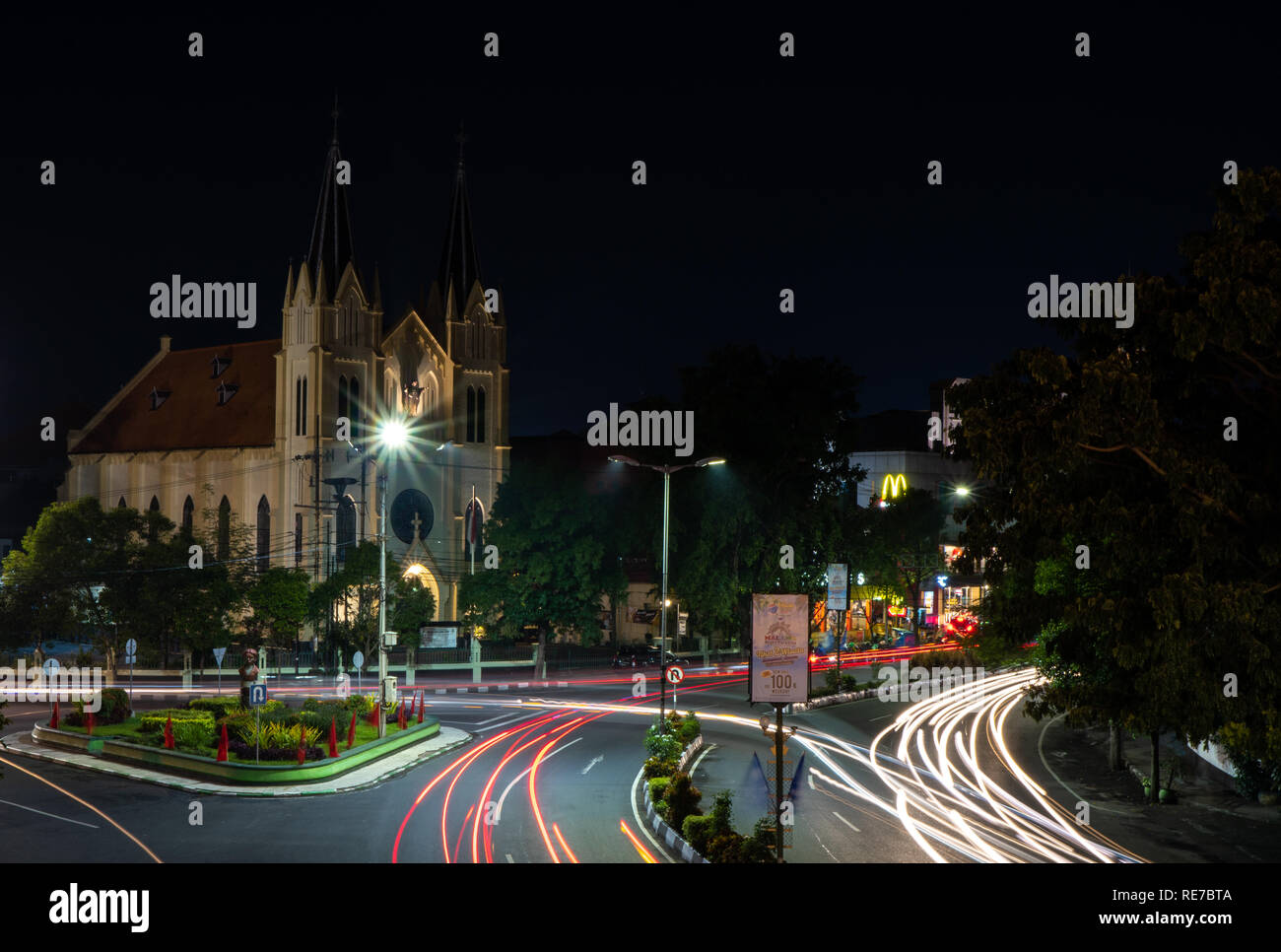 church at night Stock Photo - Alamy