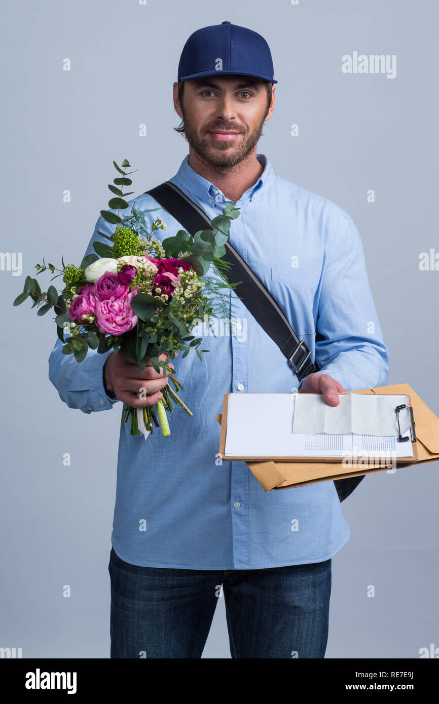 Bring delivery man High Resolution Stock Photography and Images - Alamy