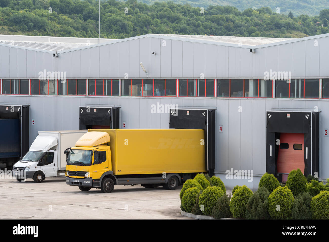 Warehouse vehicle hi-res stock photography and images - Alamy