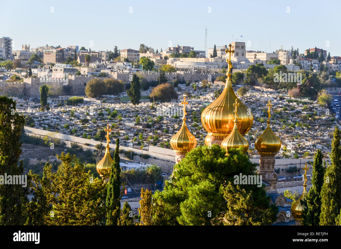 Israel cemetery hi-res stock photography and images - Alamy