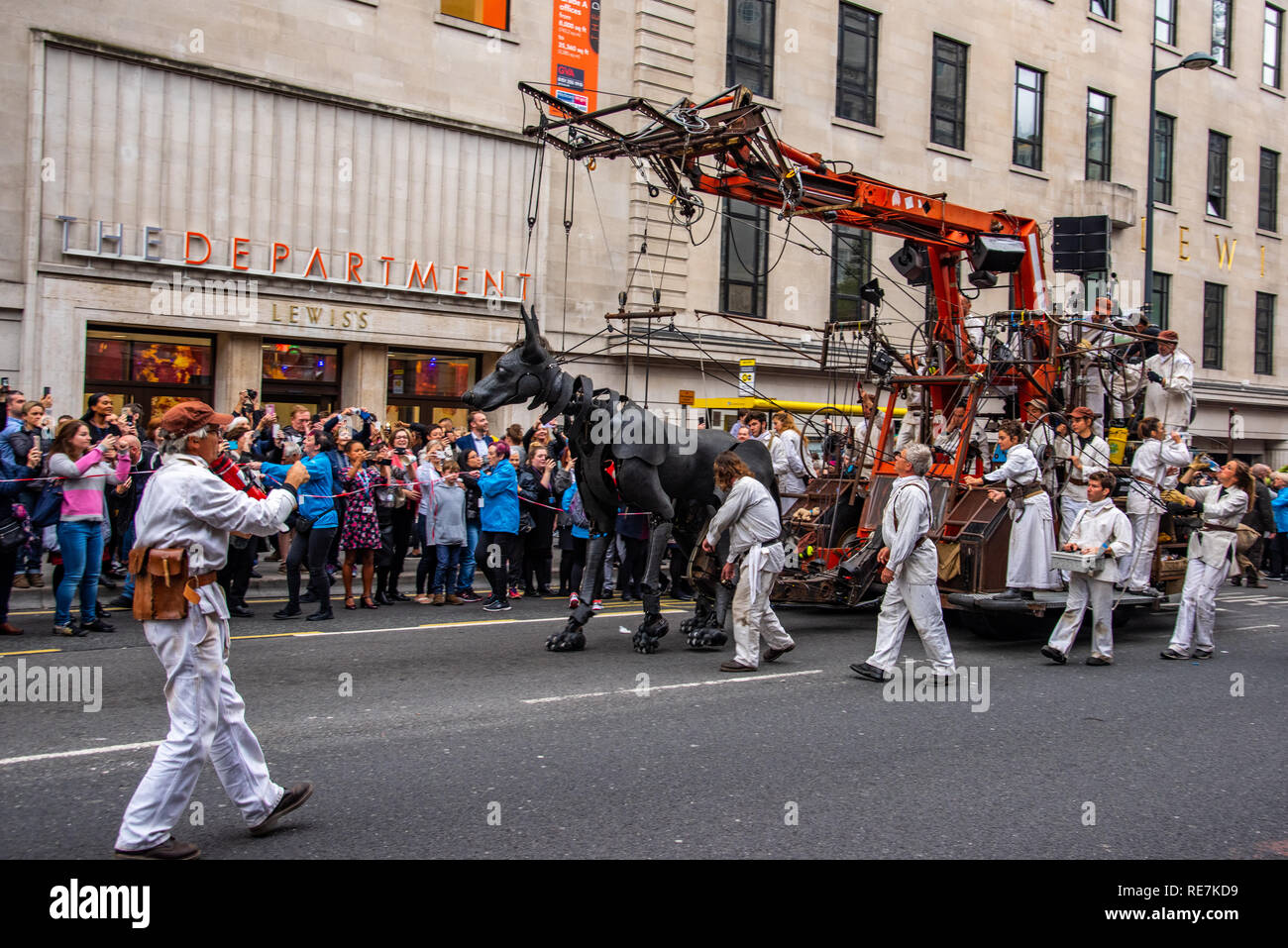 Liverpool giants hi-res stock photography and images - Alamy