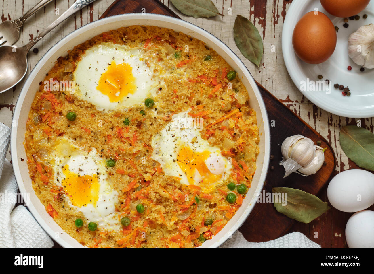 Porridge pan hi-res stock photography and images - Alamy