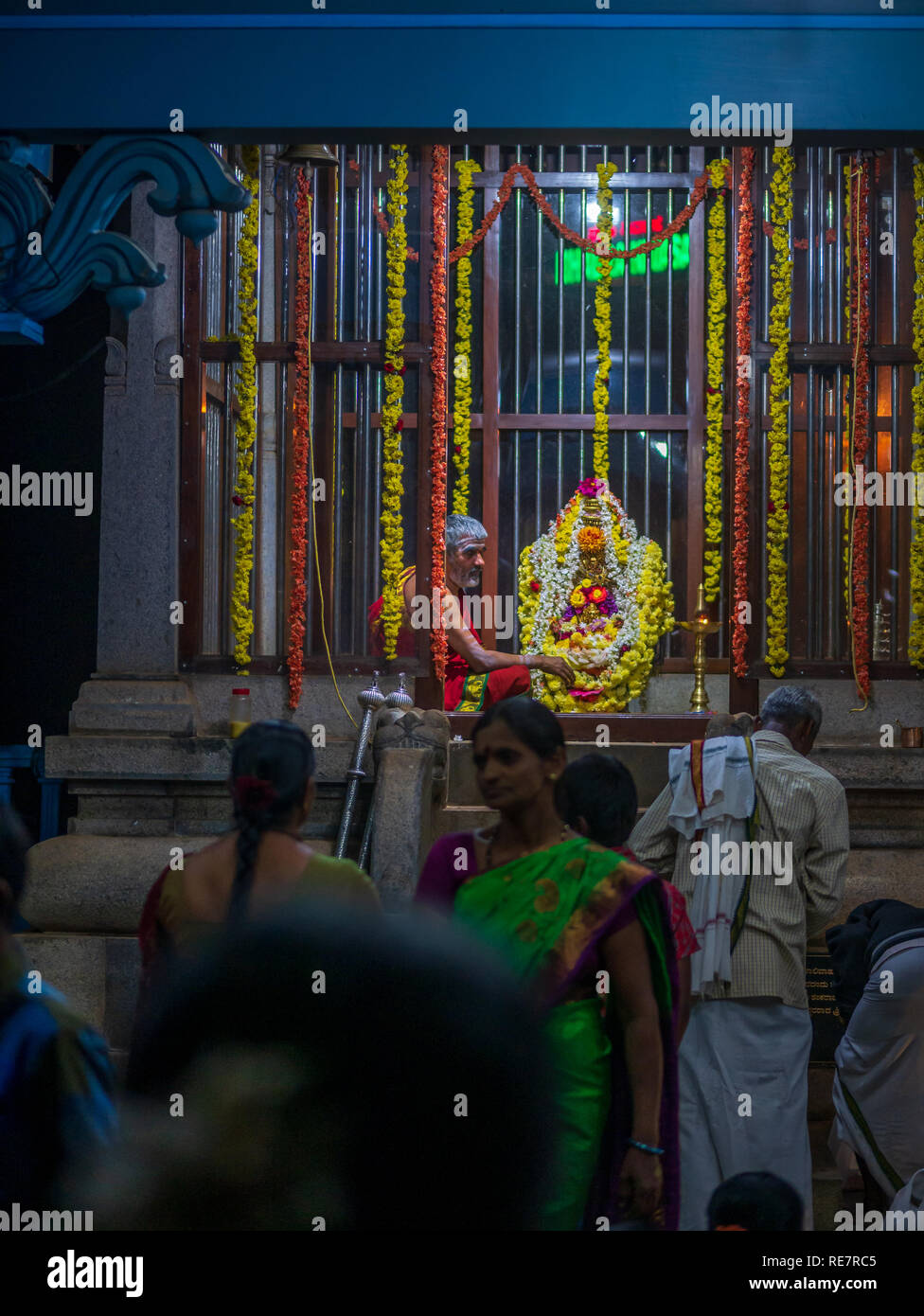 Brahmin priests south indian temple hi-res stock photography and images ...