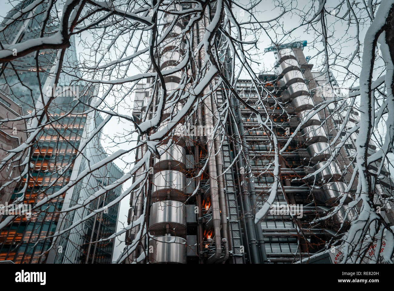 Extreme uk snow city hi-res stock photography and images - Alamy