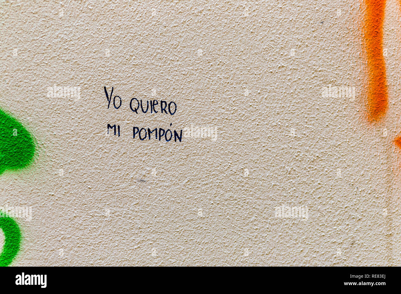 Spanish language graffiti hi-res stock photography and images - Alamy