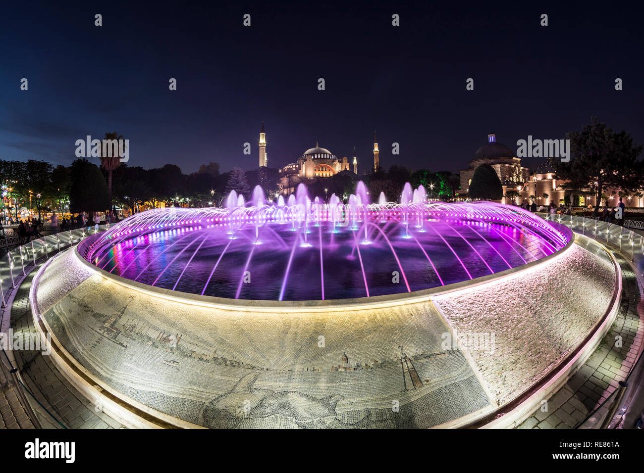 Park in Istanbul at night Stock Photo - Alamy