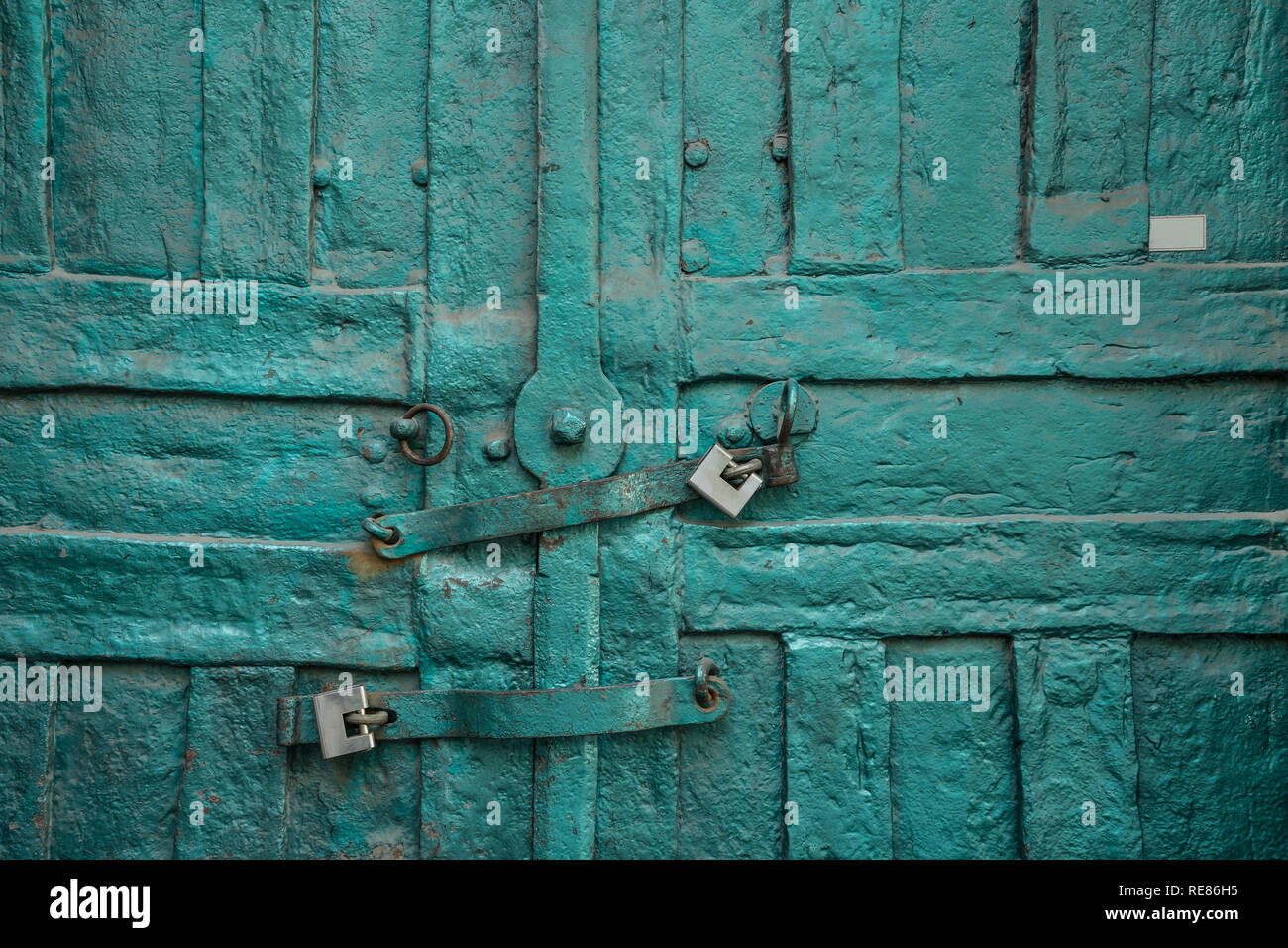Closed door in the bazar of Istanbul Stock Photo - Alamy
