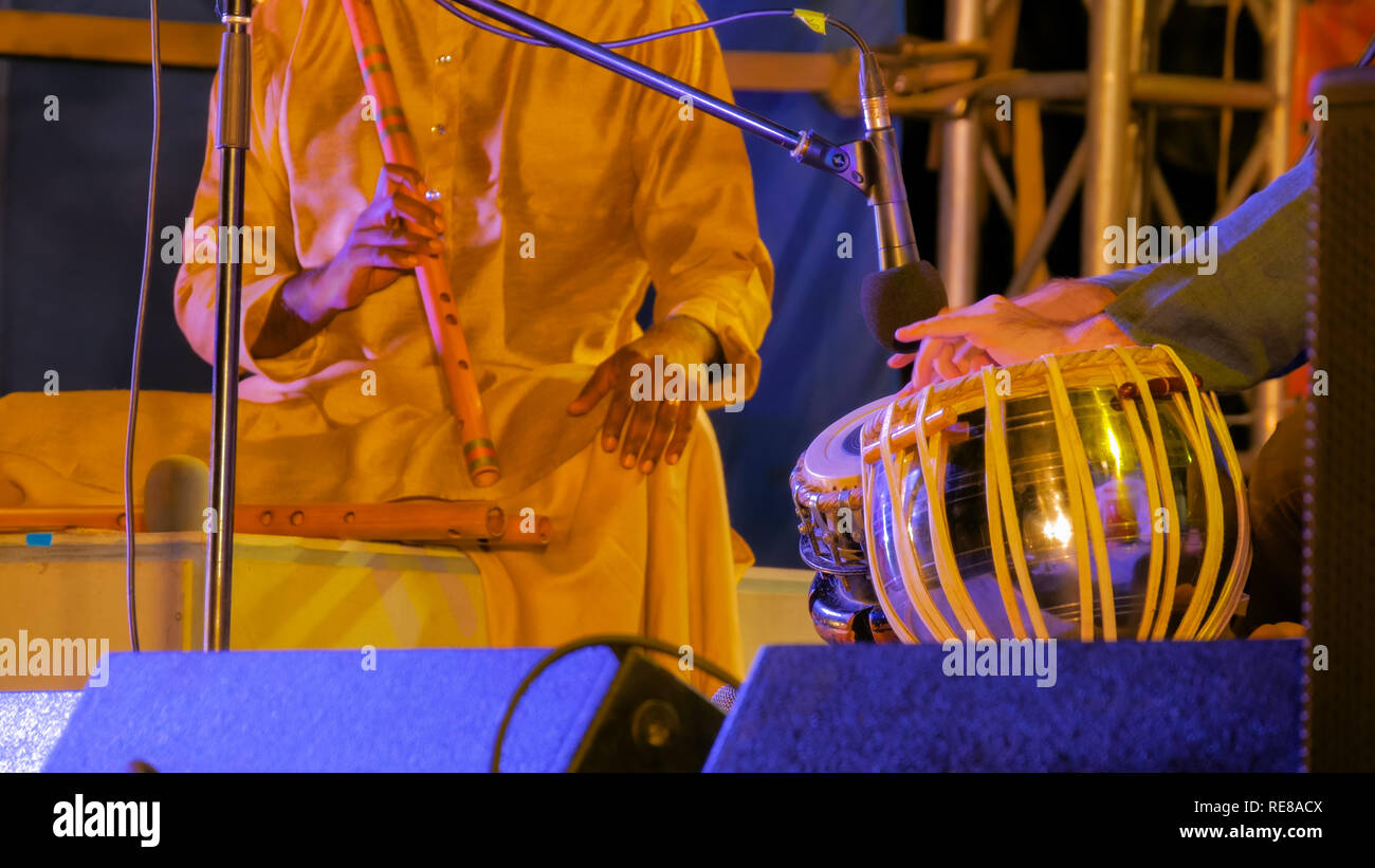 Tabla hi-res stock photography and images - Alamy