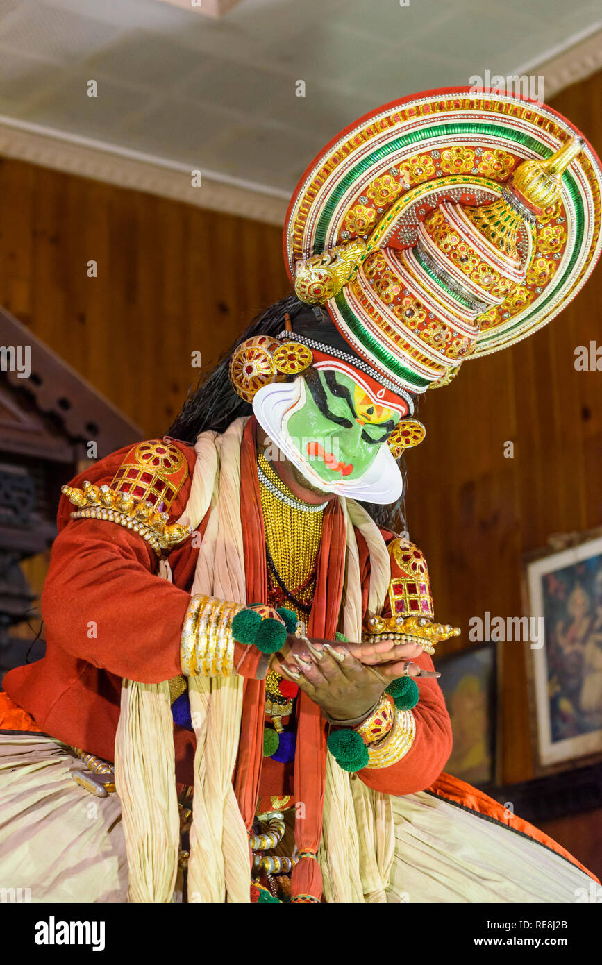 Kathakali Dress Stock Photos & Kathakali Dress Stock Images - Alamy