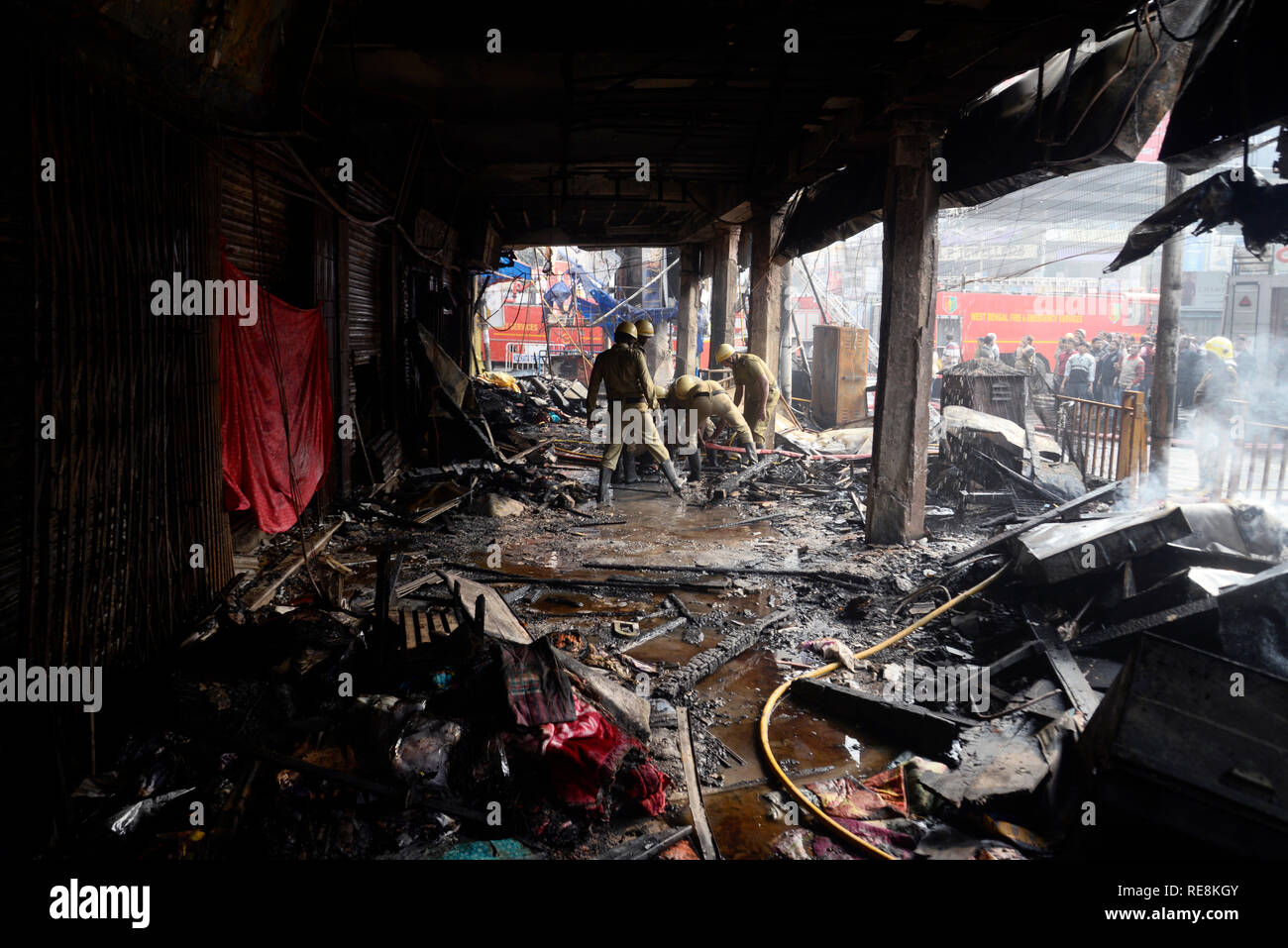 Kolkata, India. 20th Jan, 2019. Firefighters busy dousing fires at ...