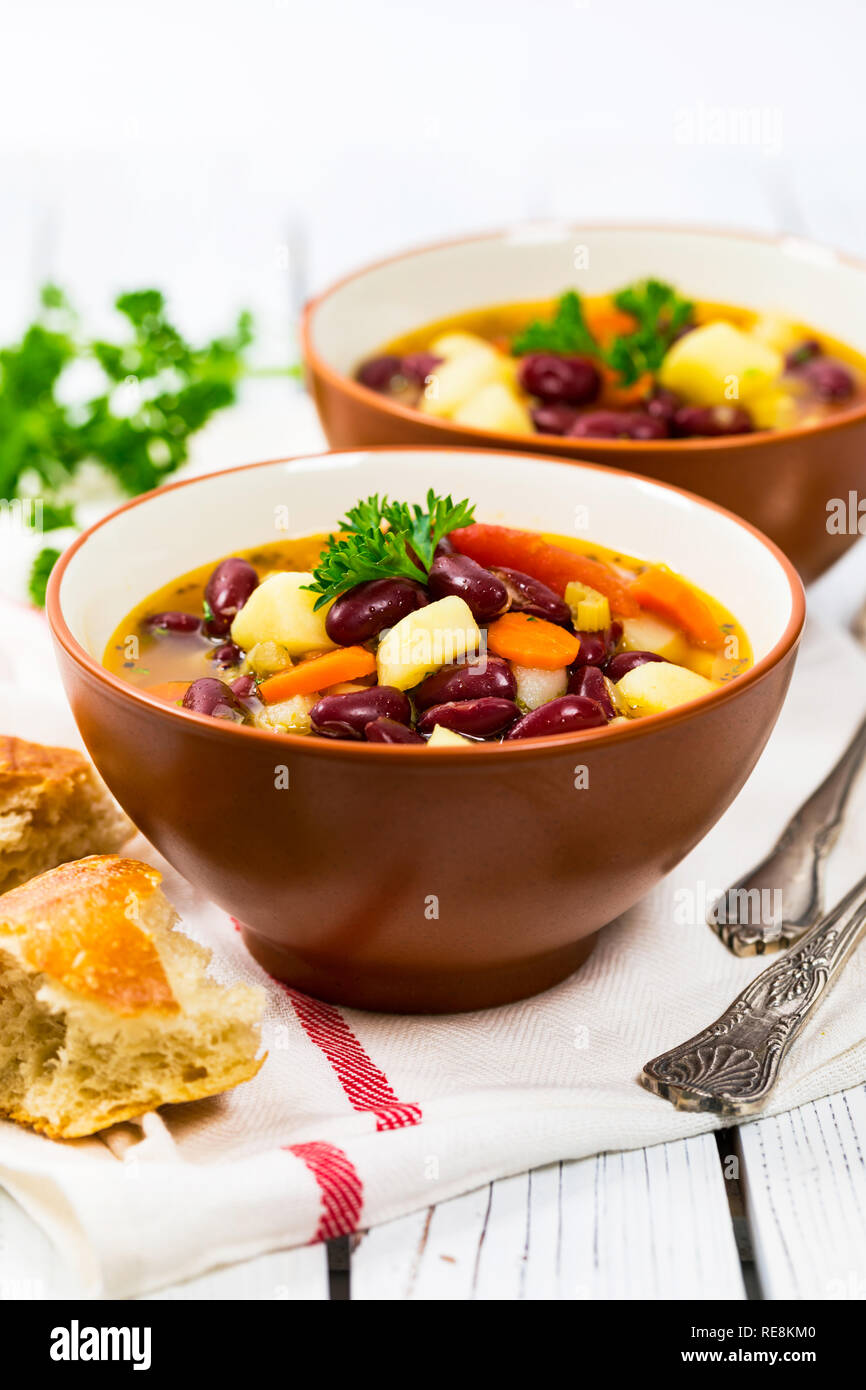 Vegetarian Red Kidney Bean Vegetable Soup Stock Photo - Alamy