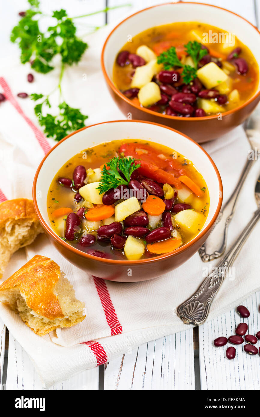 Vegetarian Red Kidney Bean Vegetable Soup Stock Photo - Alamy