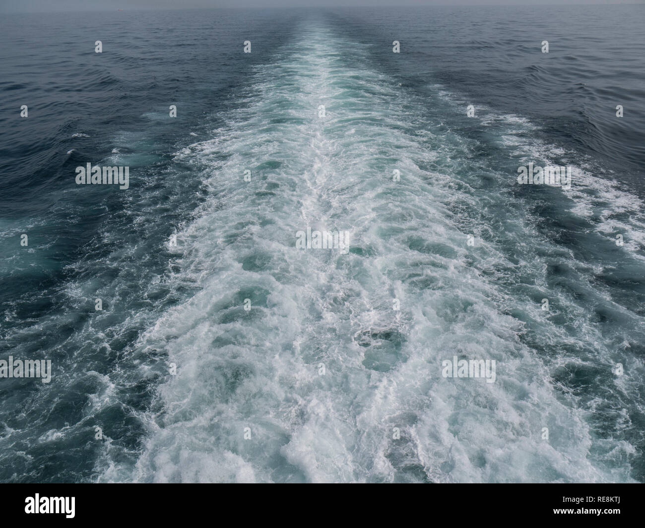 White sea wake hi-res stock photography and images - Alamy
