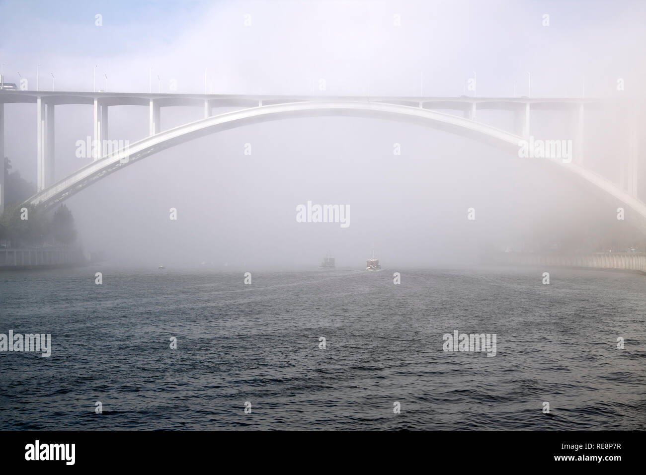 Arrábida bridge over douro hi-res stock photography and images - Alamy