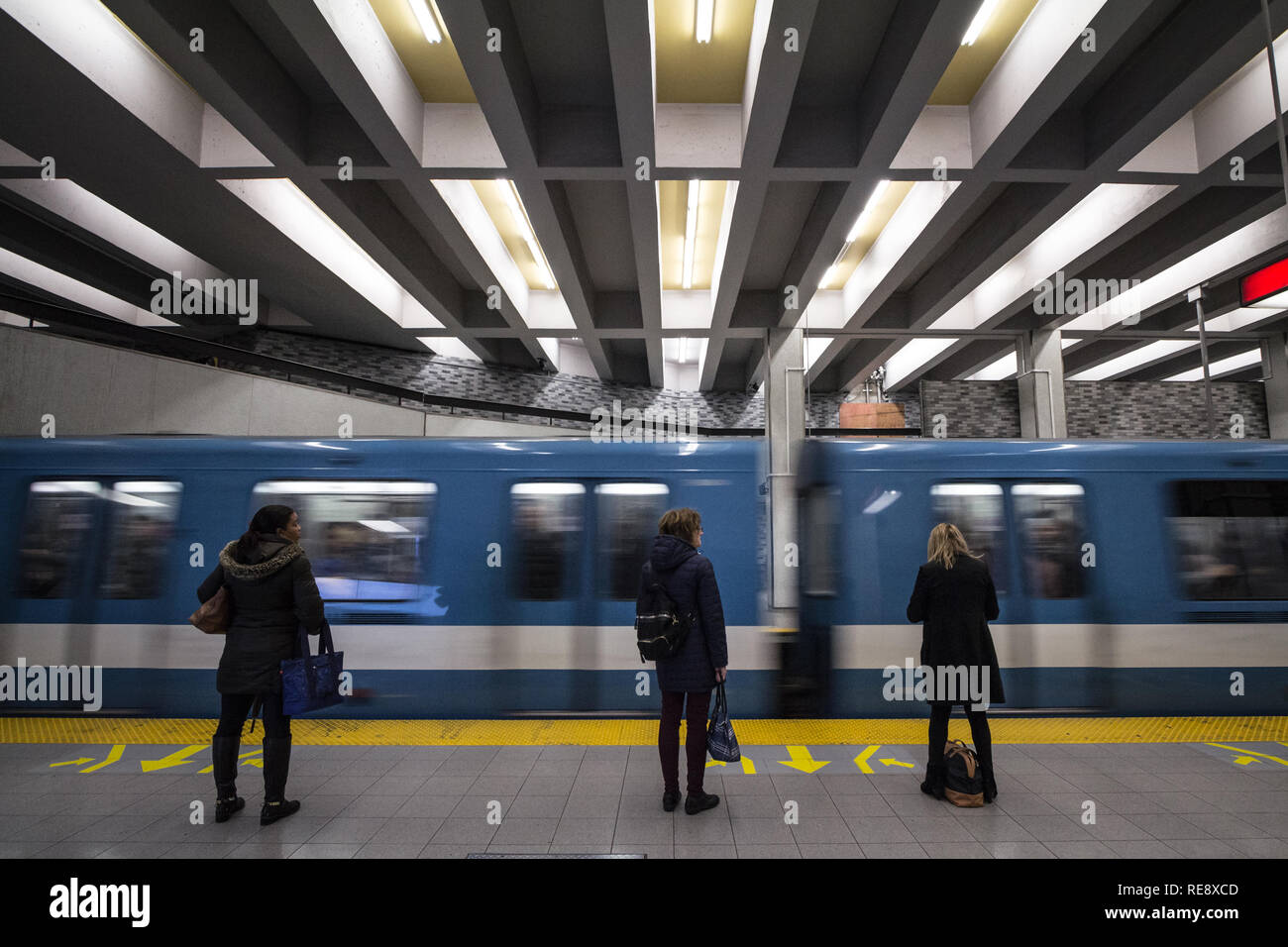 Metro de montreal hi-res stock photography and images - Alamy