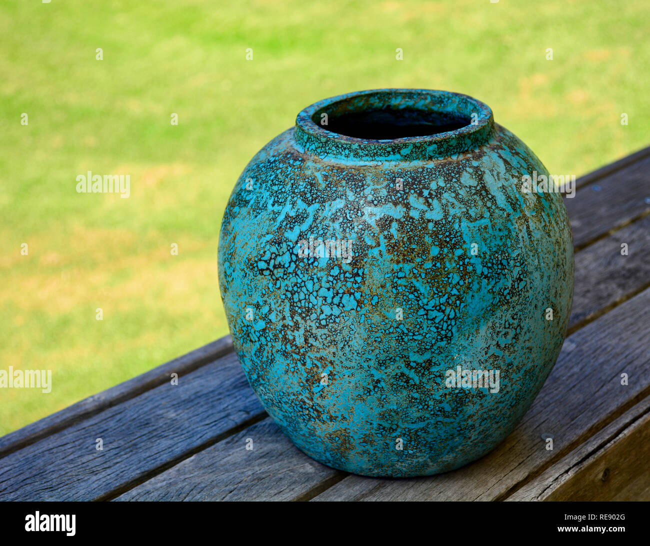 Antique and collectable items to decorate home; shabby chic of the old ...