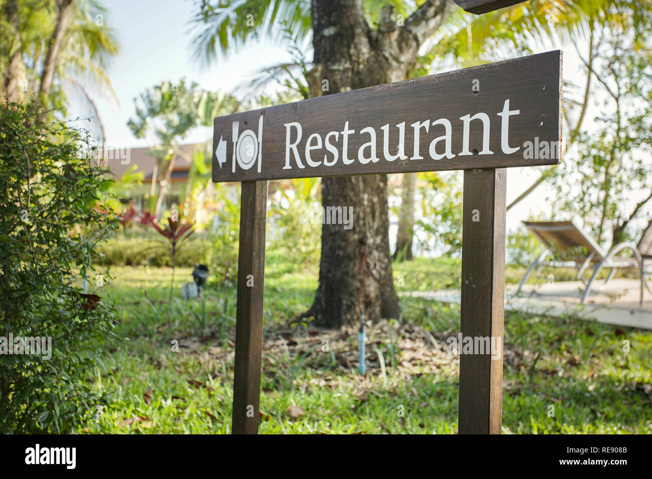 Restaurant sign board hi-res stock photography and images - Alamy