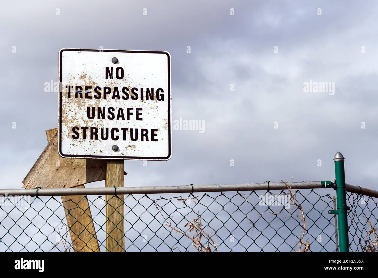 Unsafe structure hi-res stock photography and images - Alamy