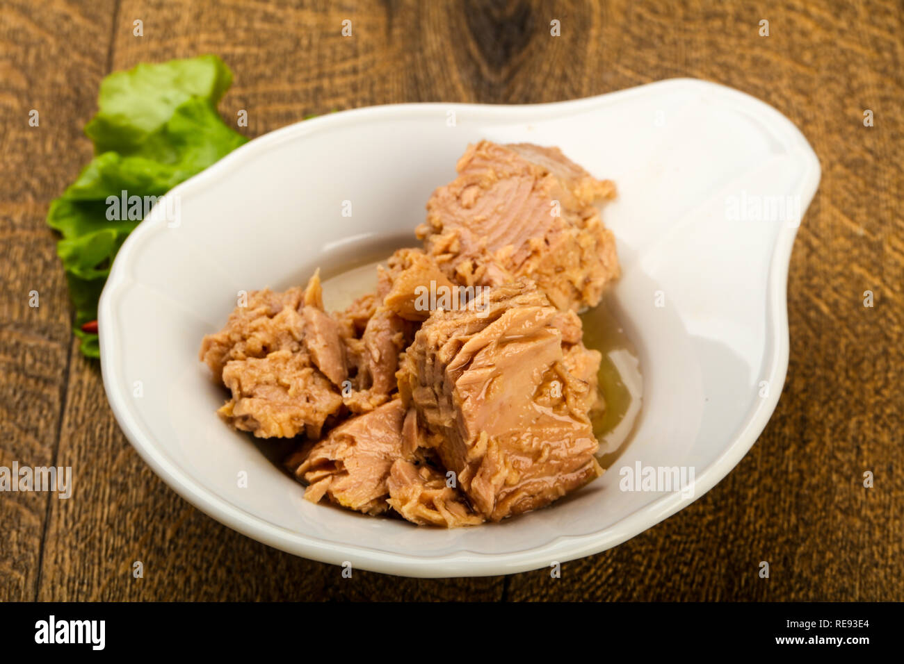 Canned tuna fish in the bowl ready for cooking Stock Photo - Alamy
