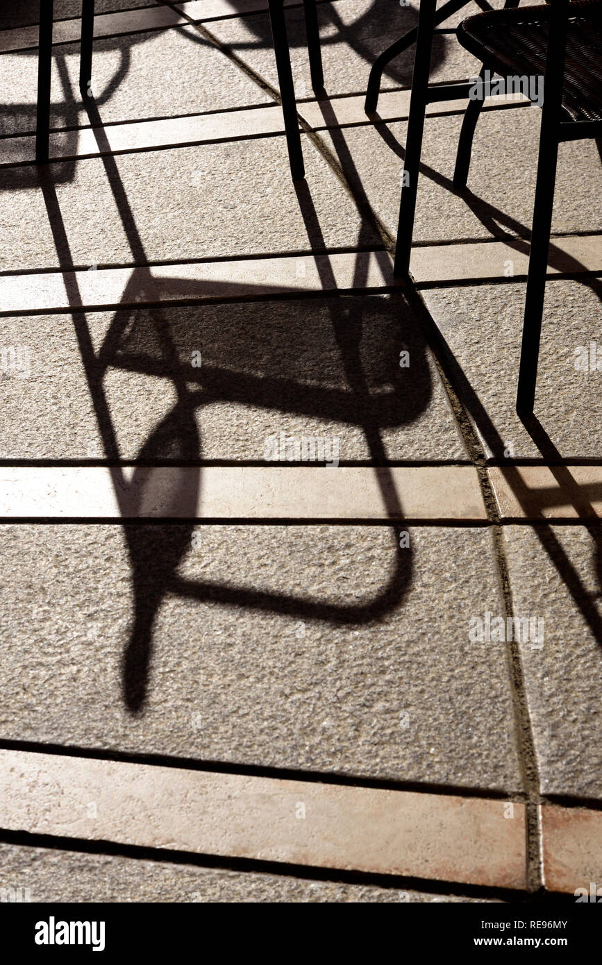 Cast iron chairs hi-res stock photography and images - Alamy