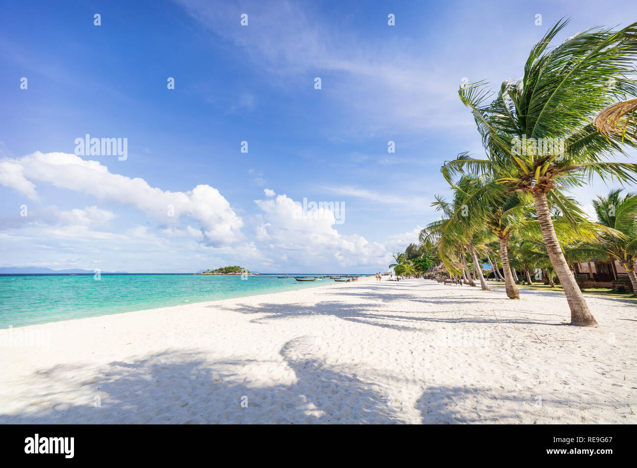 Asian tropical beach paradise in Thailand Stock Photo - Alamy