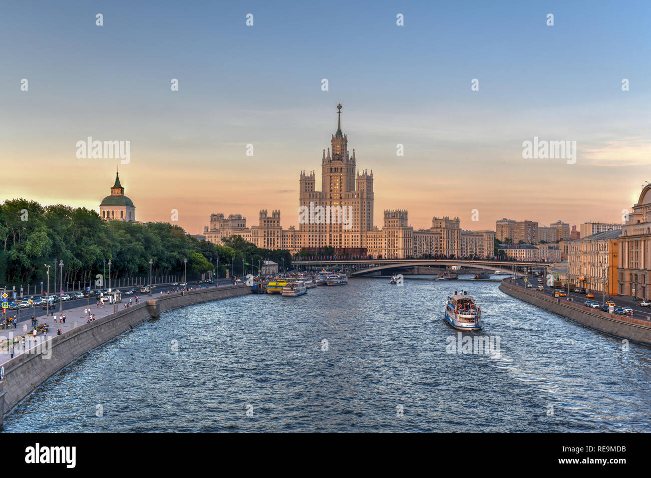 Kotelnicheskaya Embankment Building, an apartment building in Moscow ...