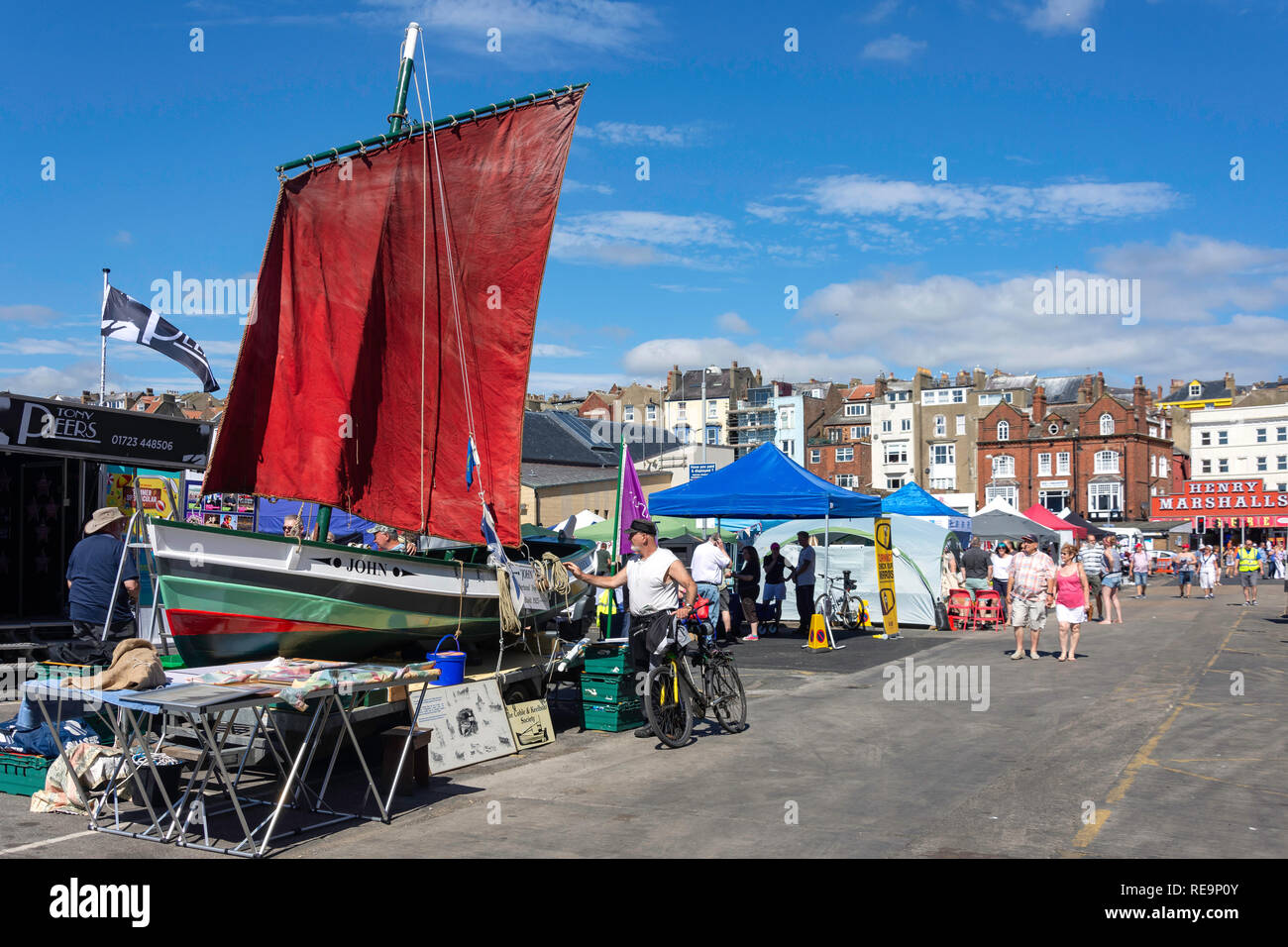 Yorkshire coble boat hi-res stock photography and images - Alamy