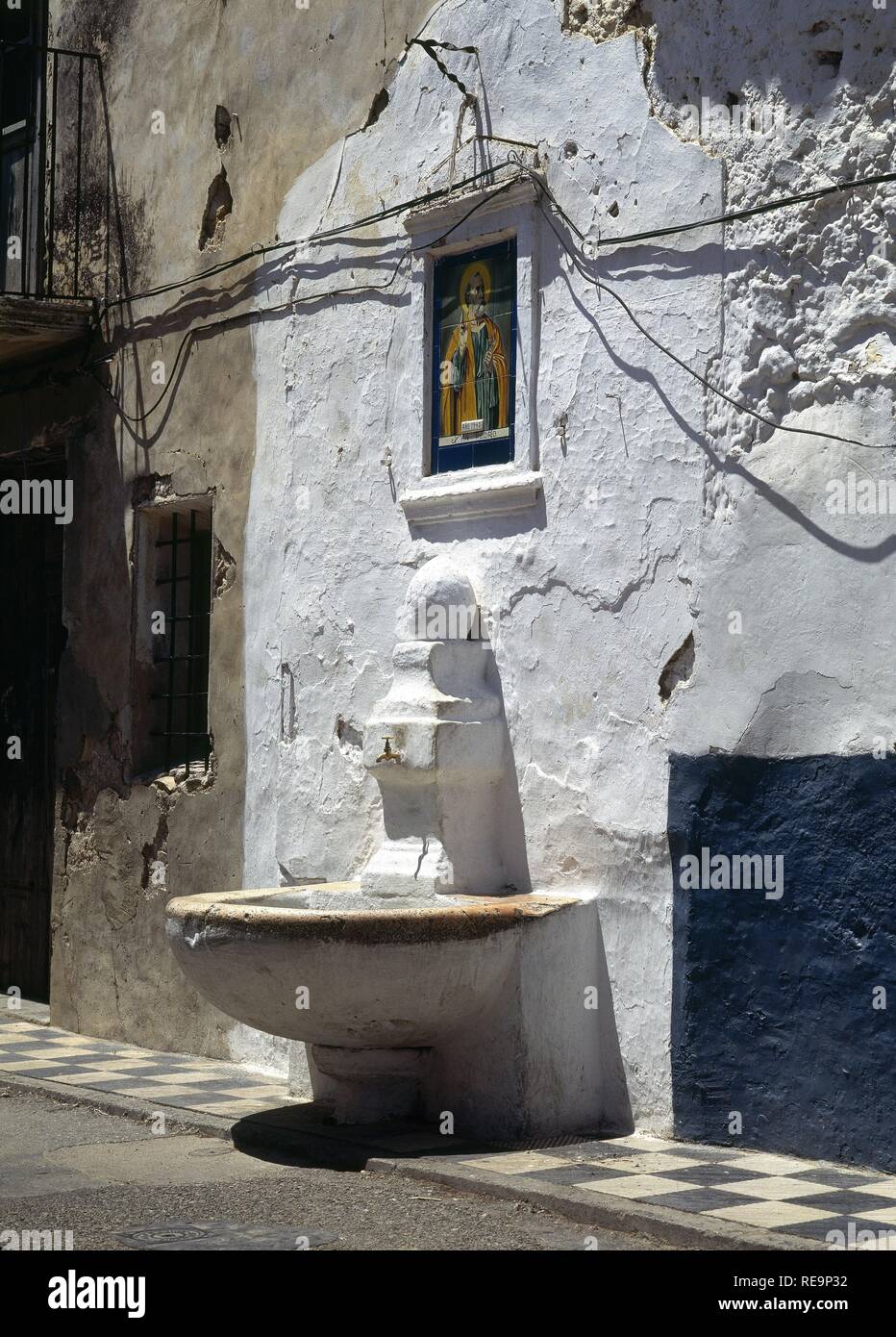 Fuente encalada hi-res stock photography and images - Alamy
