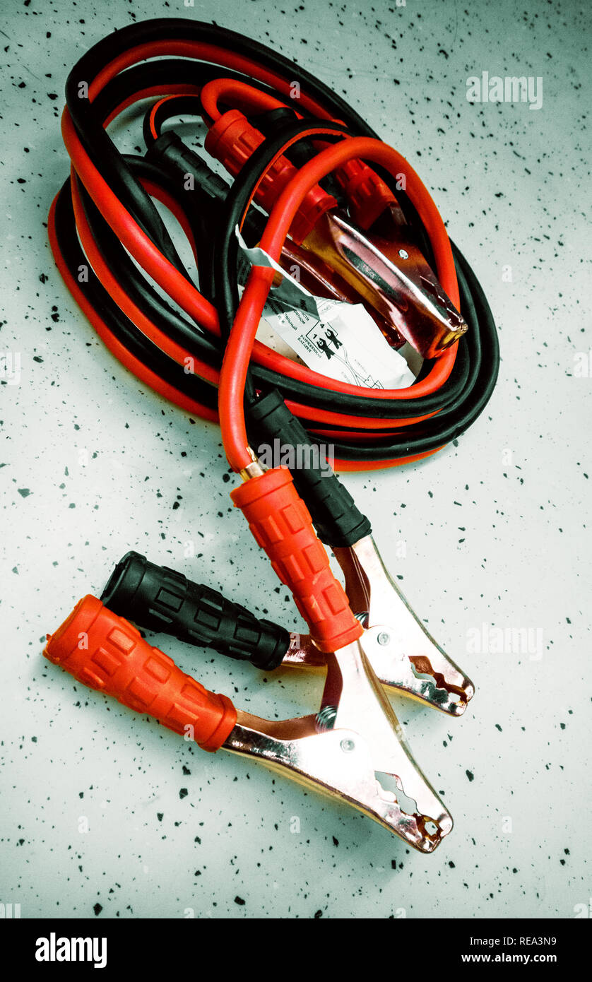 Jumper wires hi-res stock photography and images - Alamy