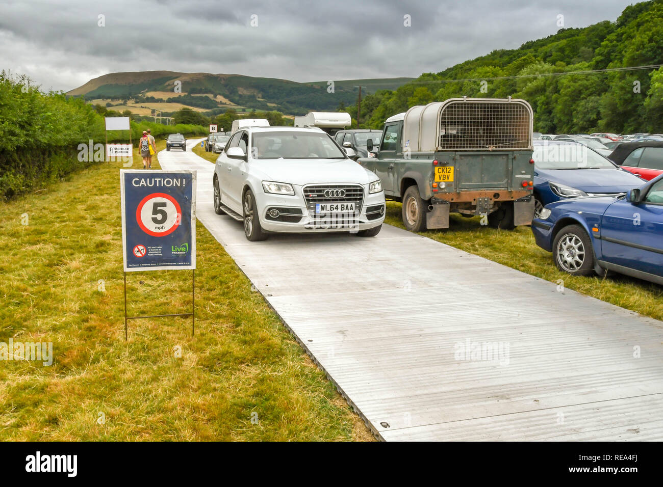 Car ramps hi-res stock photography and images - Alamy
