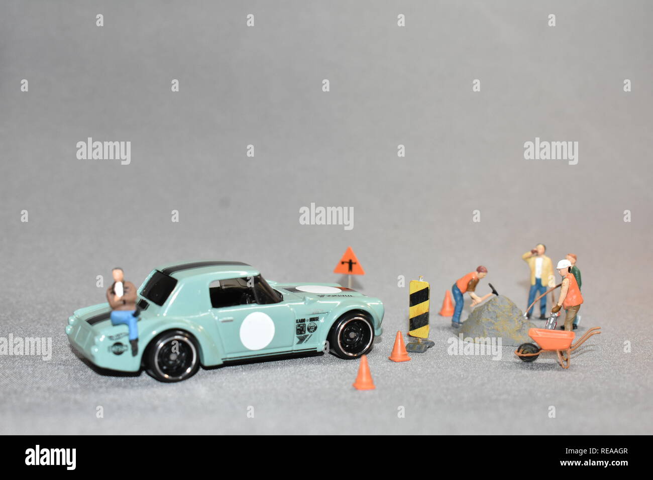Miniture figures hi-res stock photography and images - Alamy