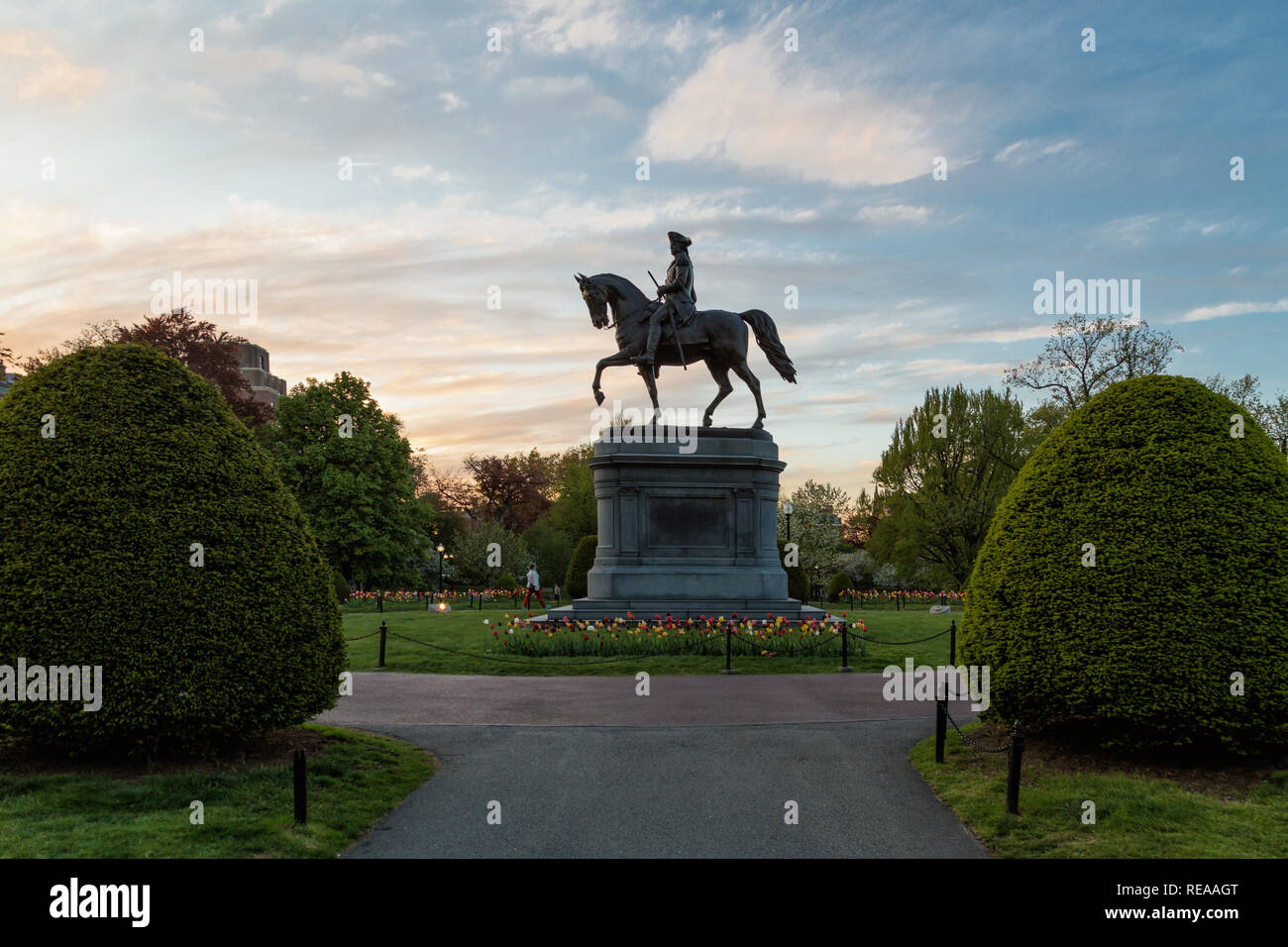 Statue architecture history hi-res stock photography and images - Alamy