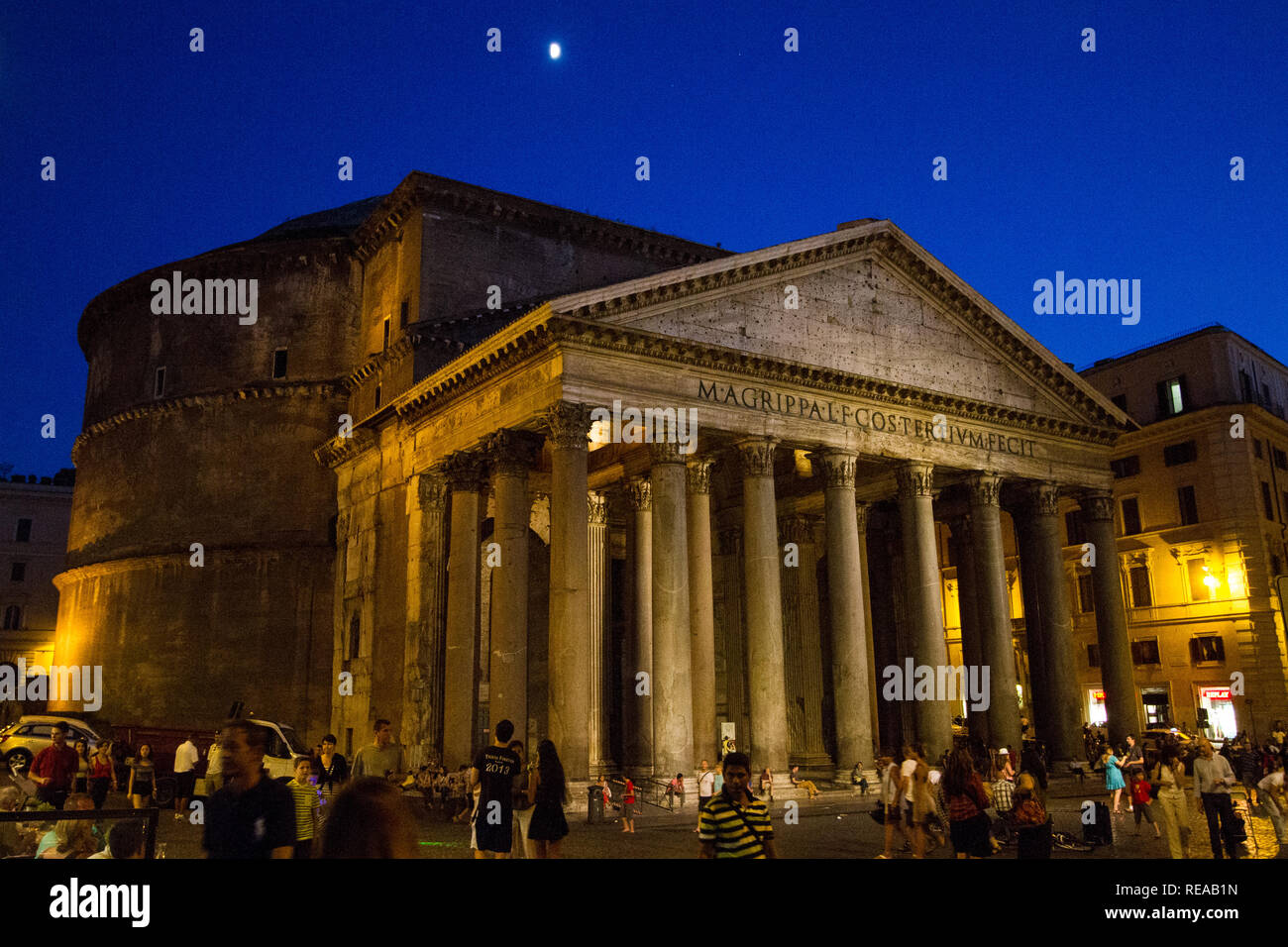Roman columns, front view hi-res stock photography and images - Alamy