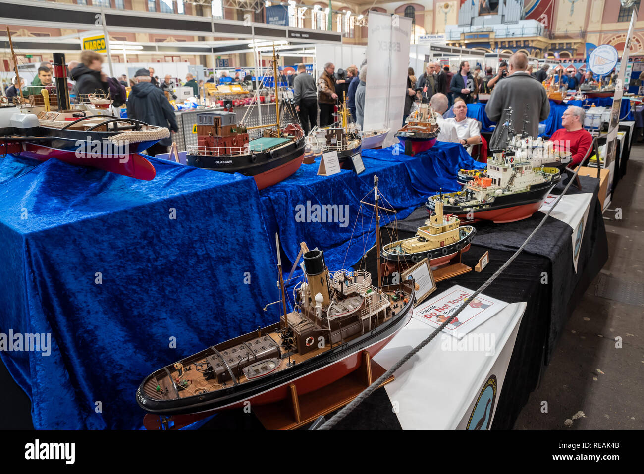 Modellers hi-res stock photography and images - Alamy